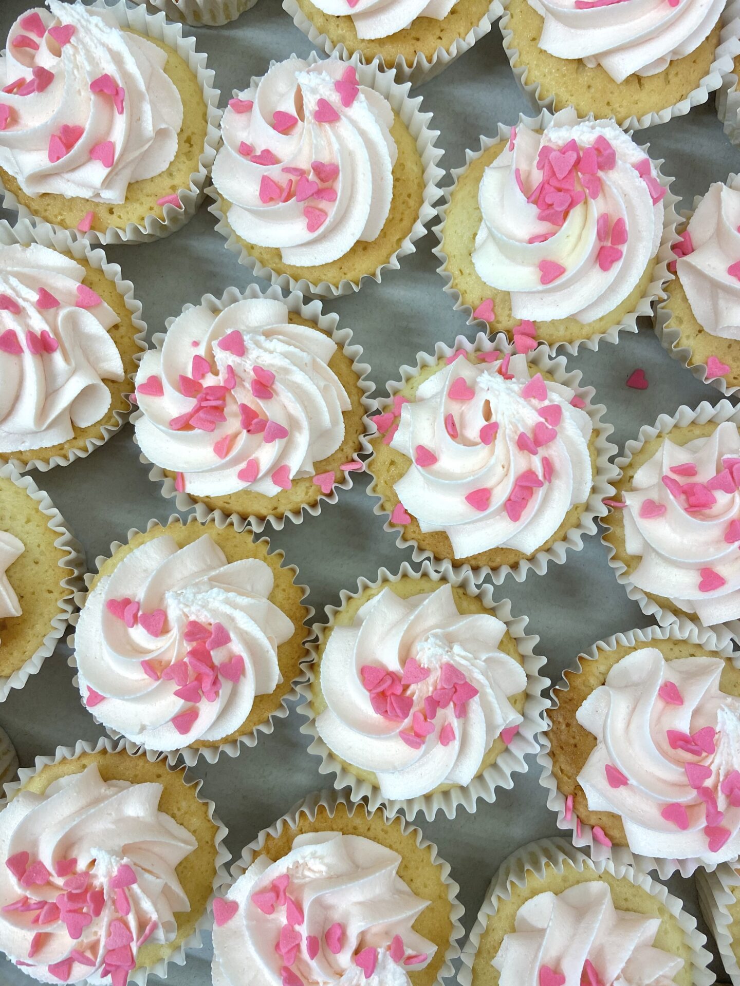 Simple Cupcakes - Sweet On Cup Cakes