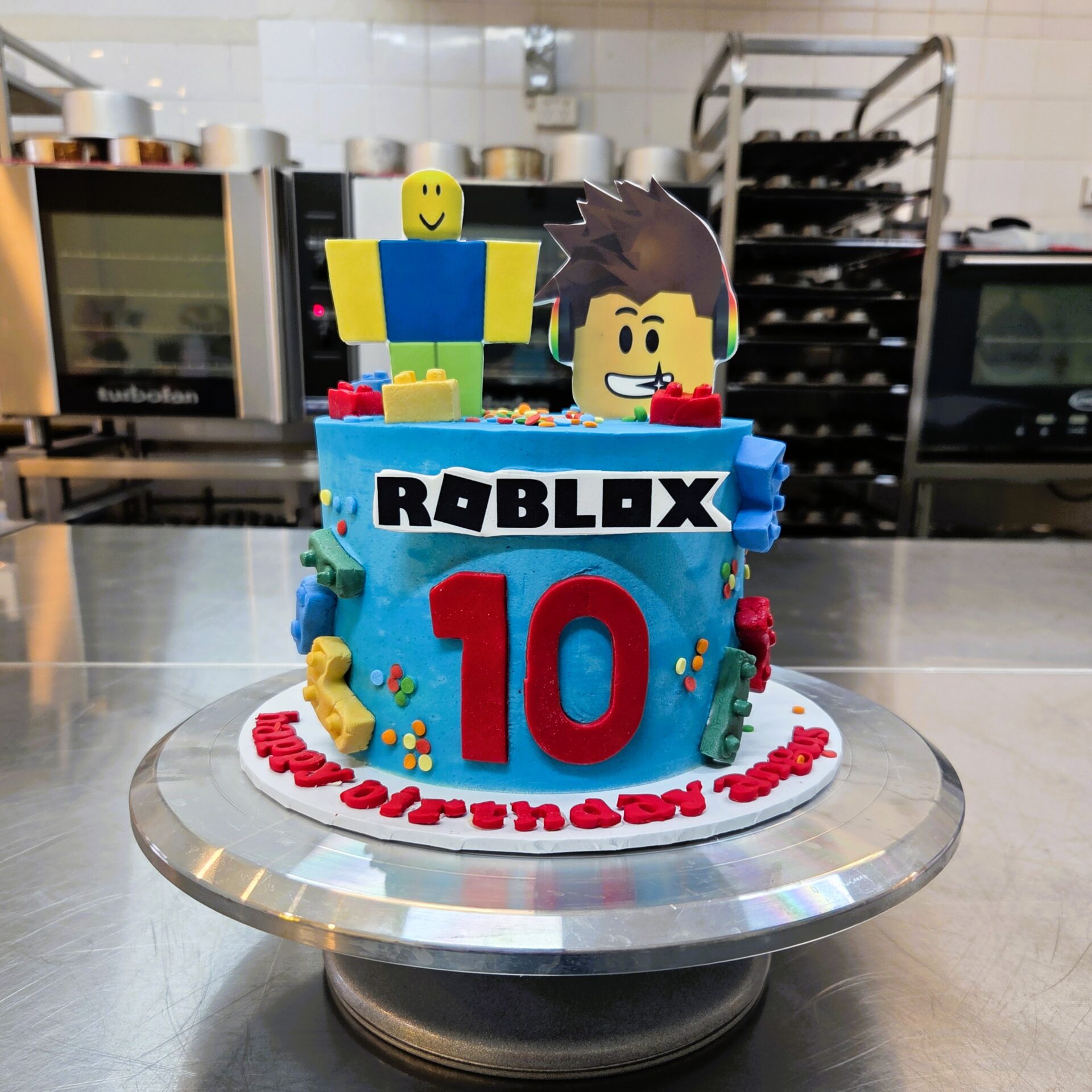 Roblox Cake - Sweet On Cup Cakes